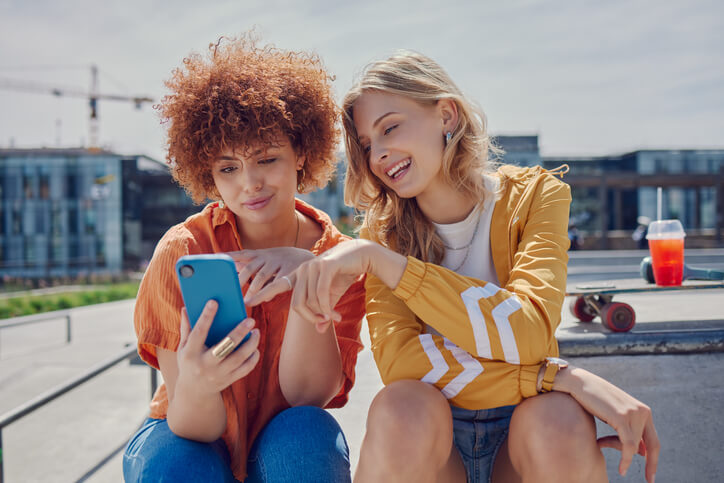How to Attract Millennials and Gen Z Consumers to Your Franchise